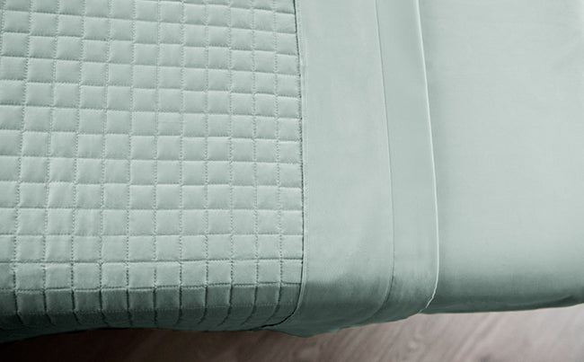 Spa Quilted Blanket – The Comphy Company